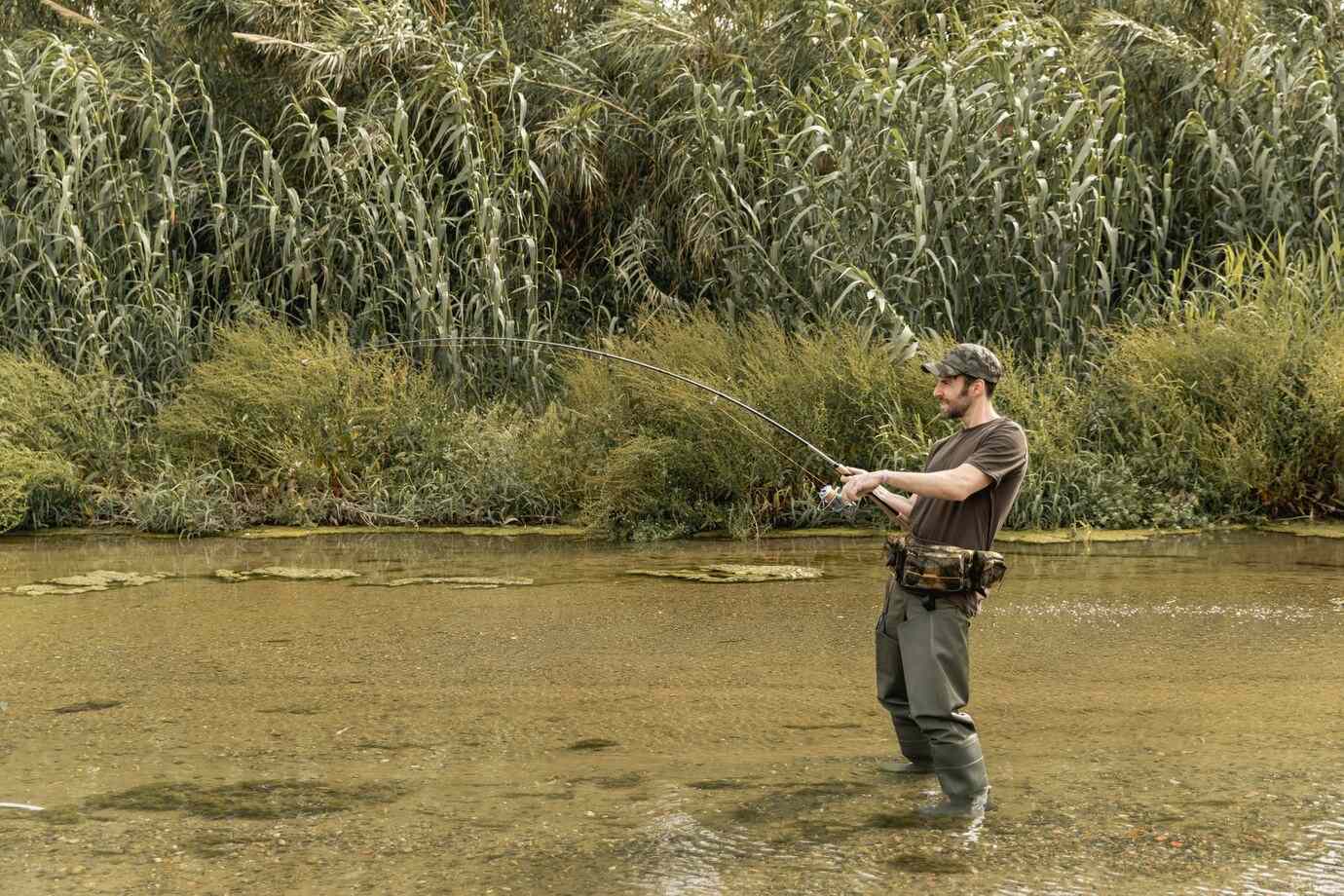 Where to Cast When Using a Fish Finder- The best way – Fishing Elements